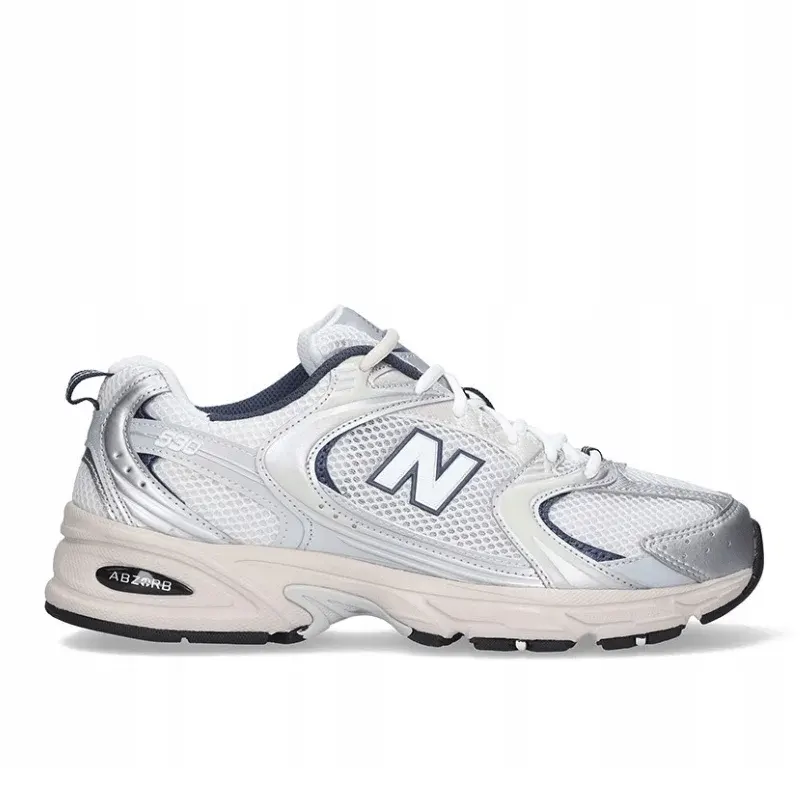 "העלה את משחק הנעליים שלך עם New Balance MR 530 KA מ-King Shoes."