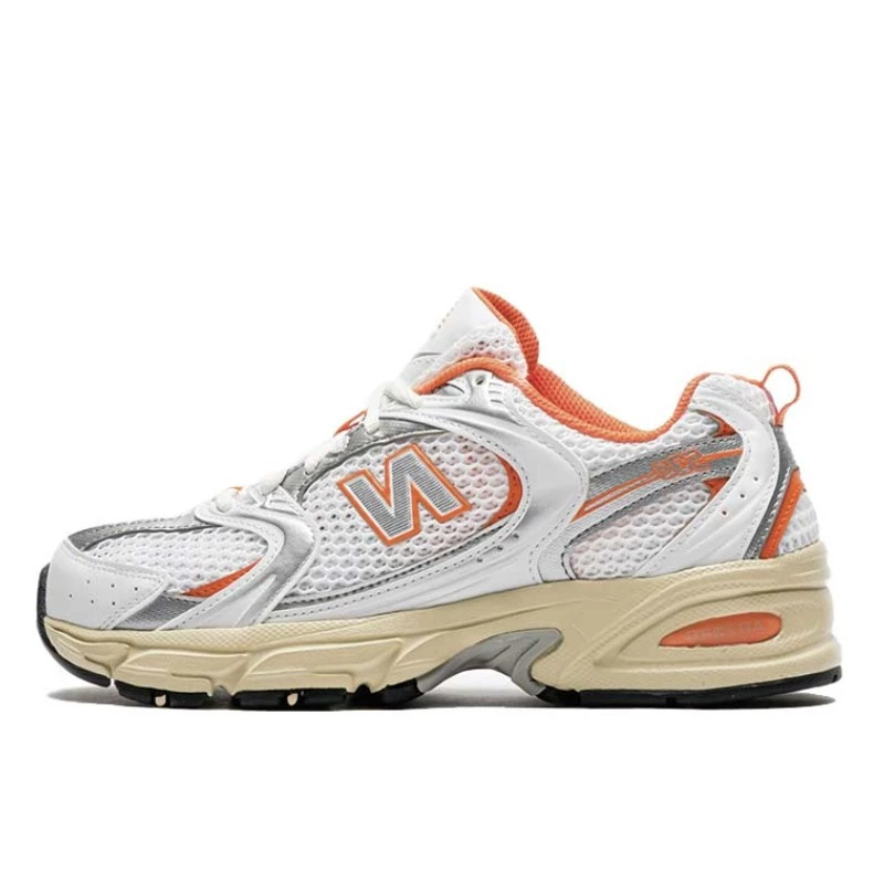 "העלה את משחק הנעליים שלך עם New Balance MR 530 KA מ-King Shoes."
