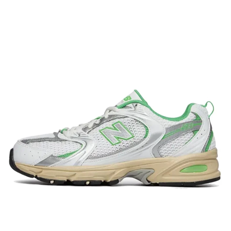 "העלה את משחק הנעליים שלך עם New Balance MR 530 KA מ-King Shoes."